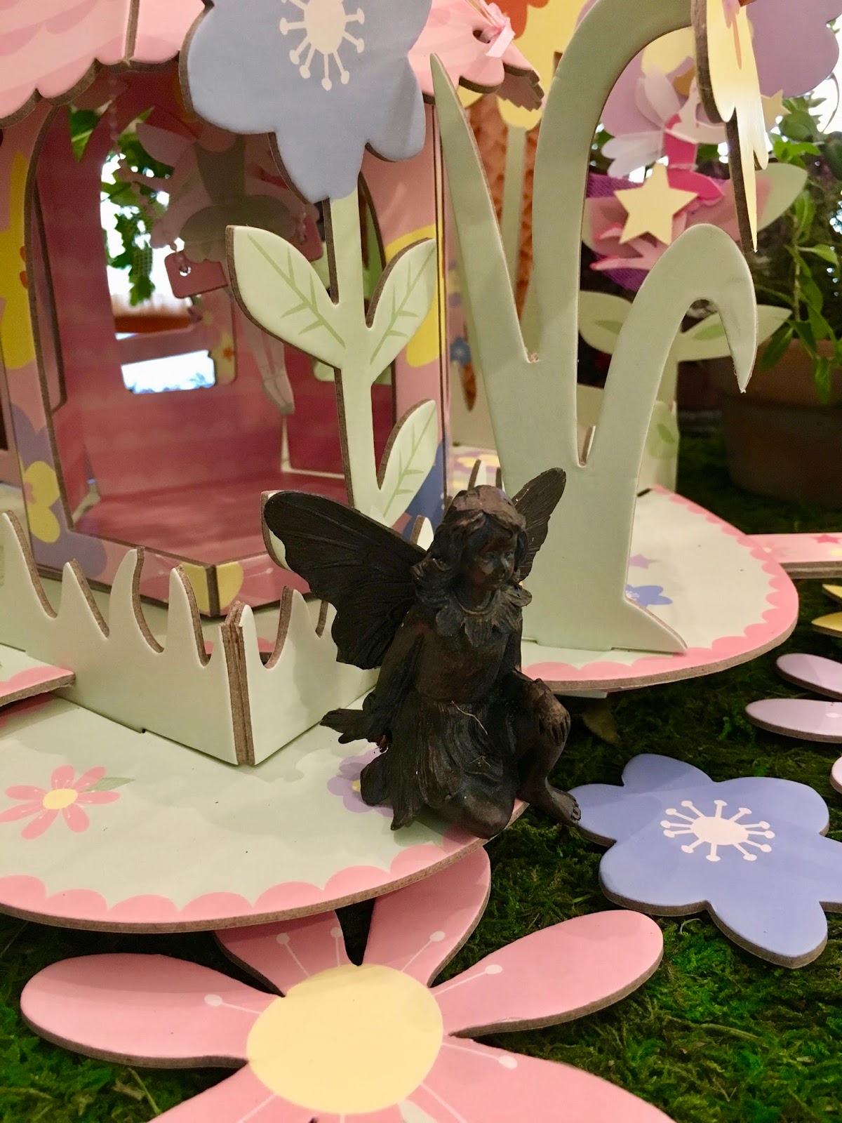 THE FRENCH HUTCH: A FAIRY BLOG MOTHER AND A FAIRY GARDEN CENTERPIECE