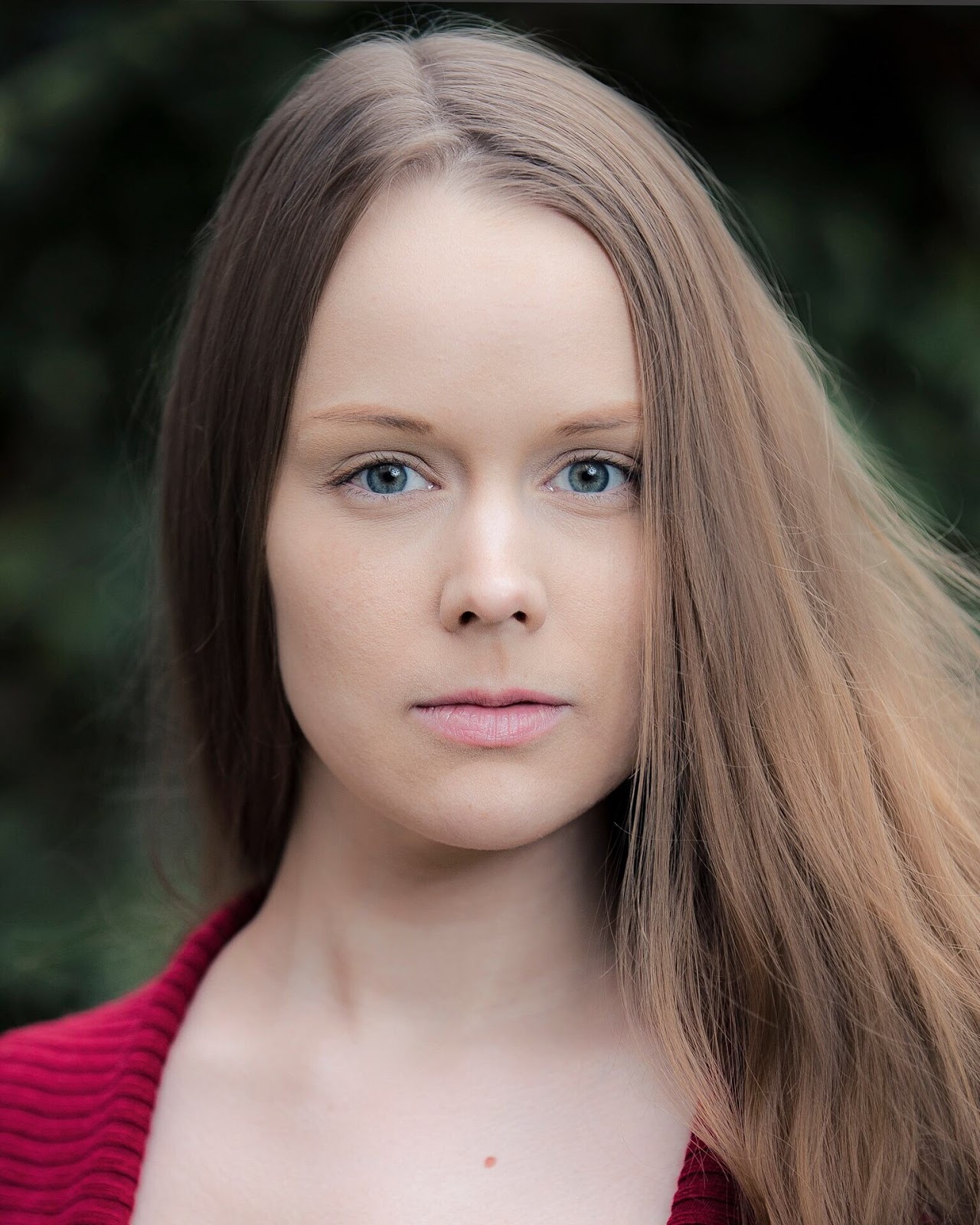 SINI STEPHANIE : Biography