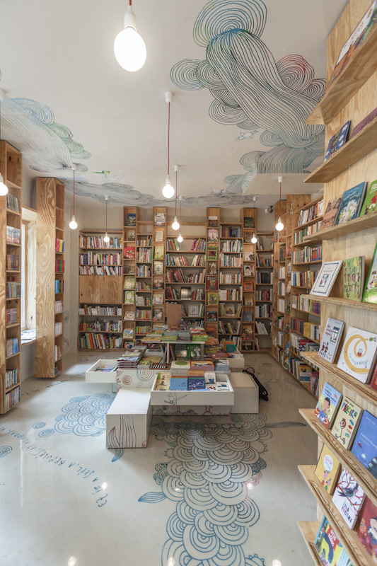 MOLNÁR BEA: POZSONYI PAGONY . Children's Books