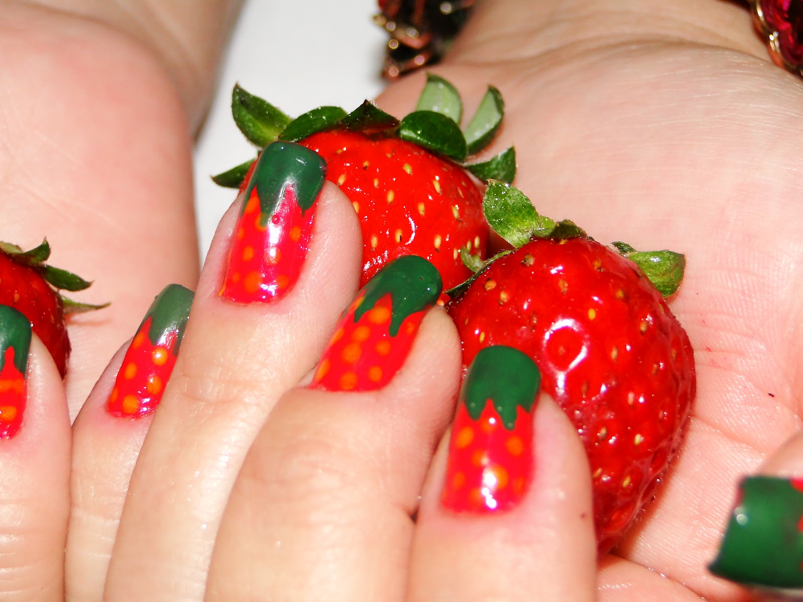 Dicas Rosa Pink: Unha decoradas com estampa de morango!!