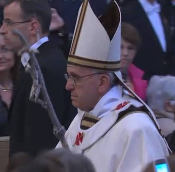 RORATE CÆLI: Bergoglian Milestones: The return of the Scorzelli staff ...