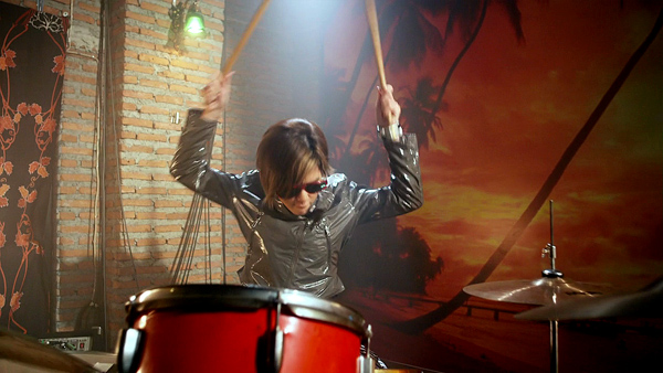 Raging Phoenix (Deu suay doo, 2009) com Jeeja Yanin ~ Neuralizador Digital