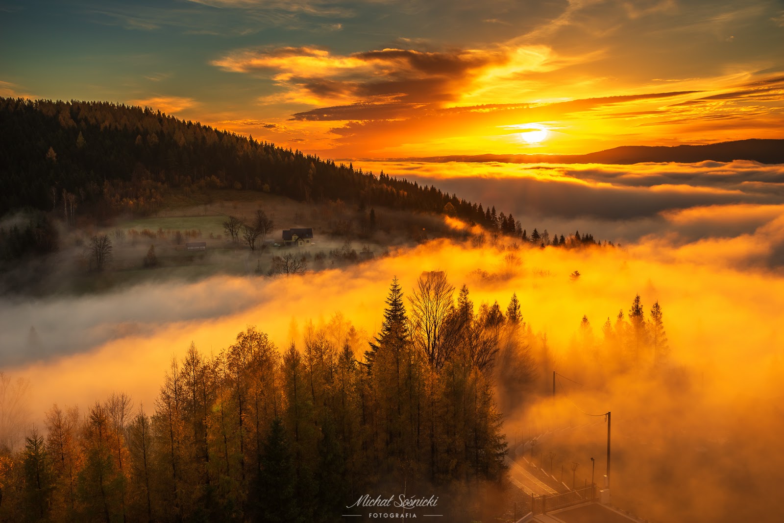 Wieża widokowa pod Beskidzkim Rajem w Stryszawie.