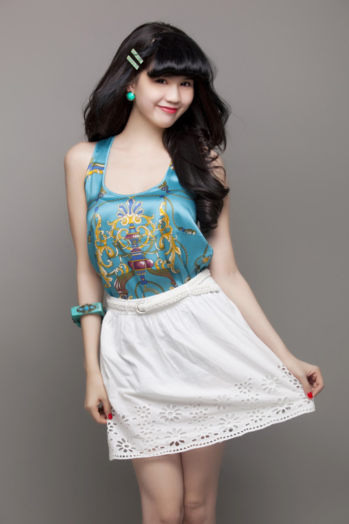 Ngoc Trinh in Skirt - Viet Nam Bikini Model - 1000 asian beauties Part ...