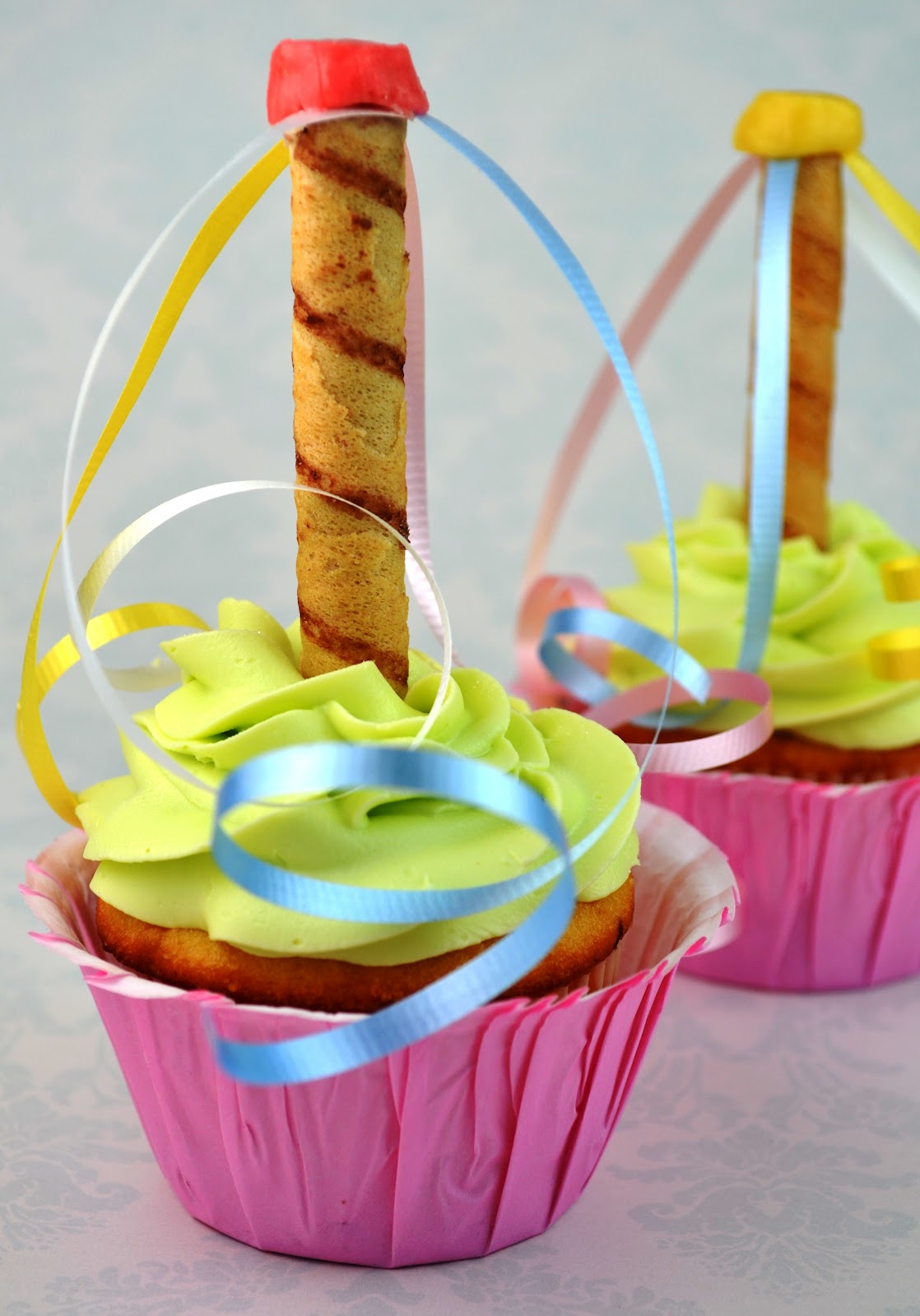 Sweetology: MayPole Cupcakes for May Day