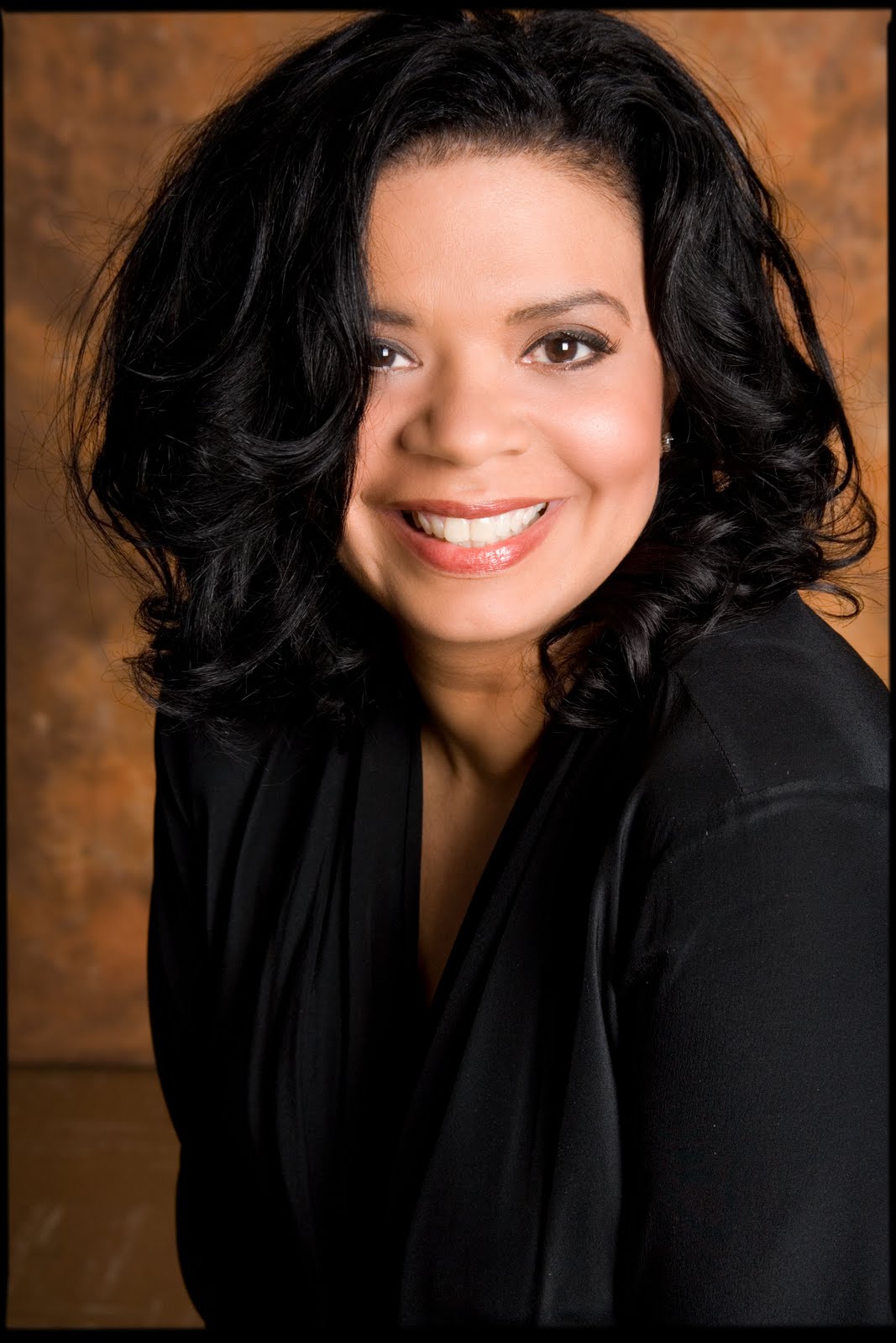 StageBuzz.com: Planet Connections Interview - Yvette Heyliger of "White ...