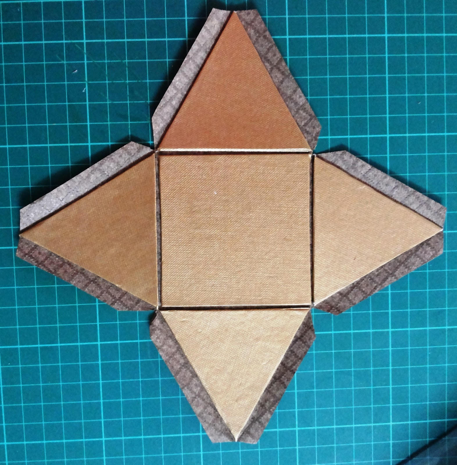 VREnchanted Color, Craft & more....: Pyramid Gift Box