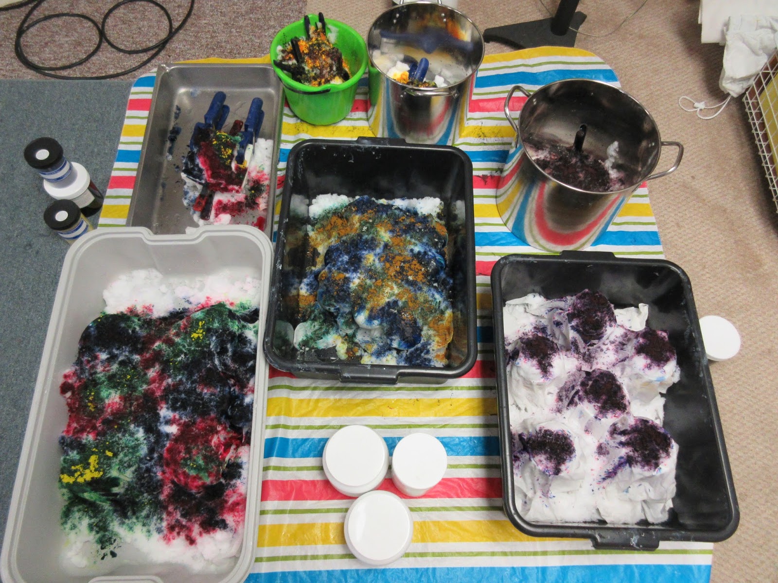 Carol R. Eaton Designs: 10" of Fresh Snow = Snow Dyeing Fun!