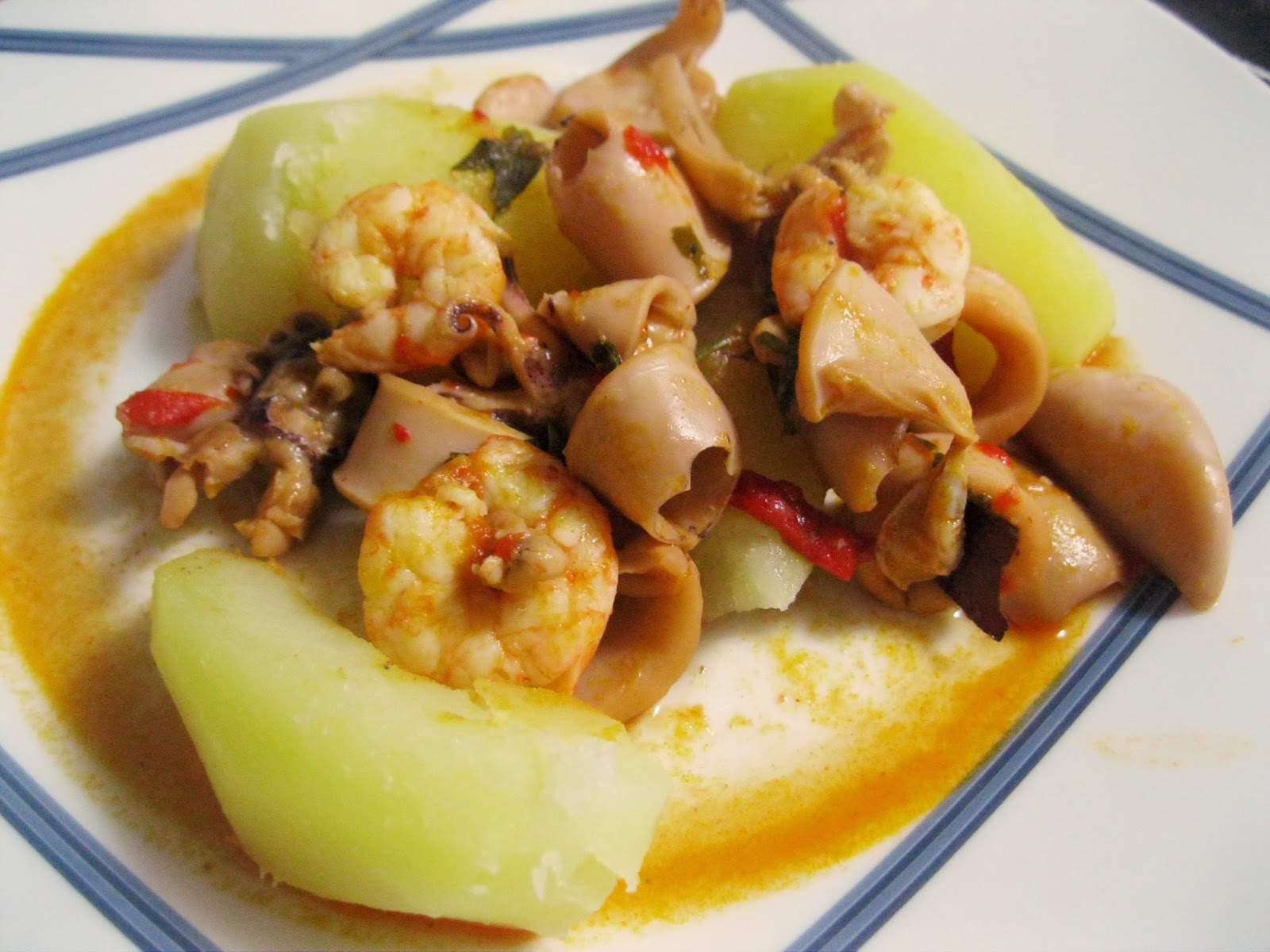 Tysha na Cucina: Lulas Guisadas com Camarão