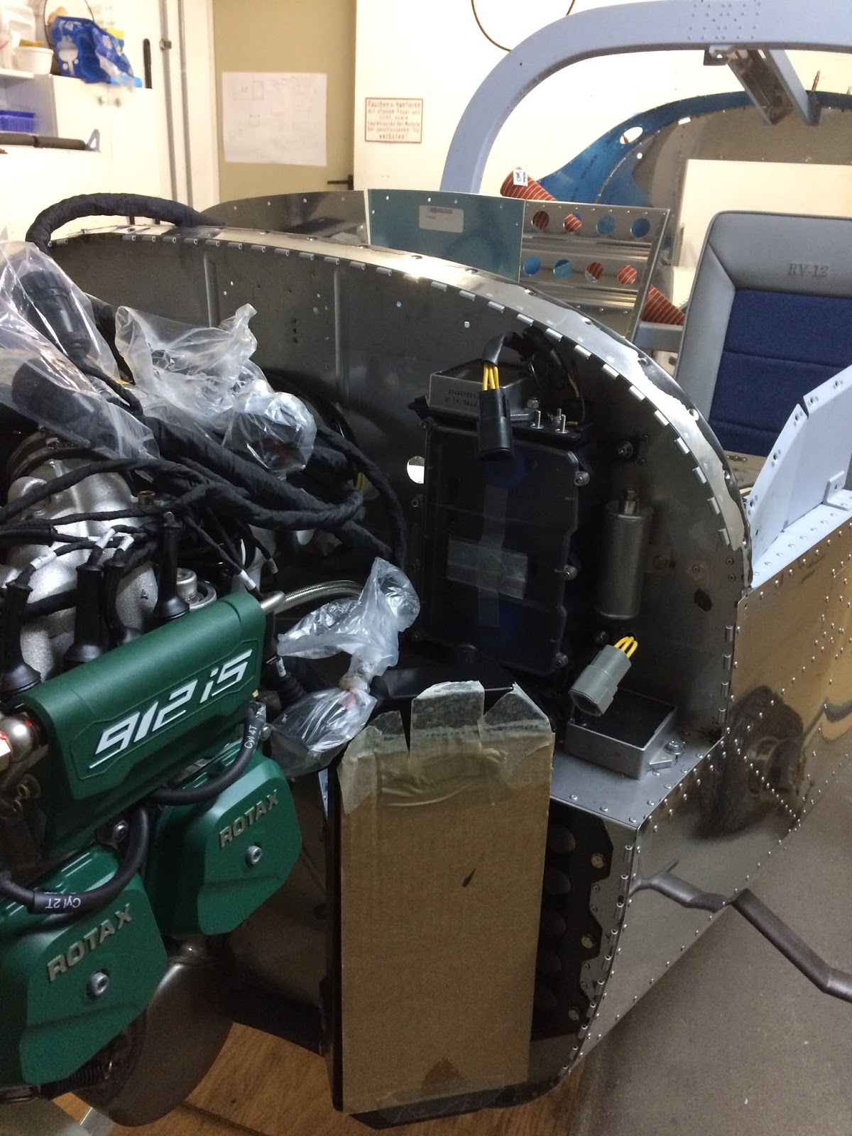 Wolfgang's RV-12: ROTAX 912 iS Installation