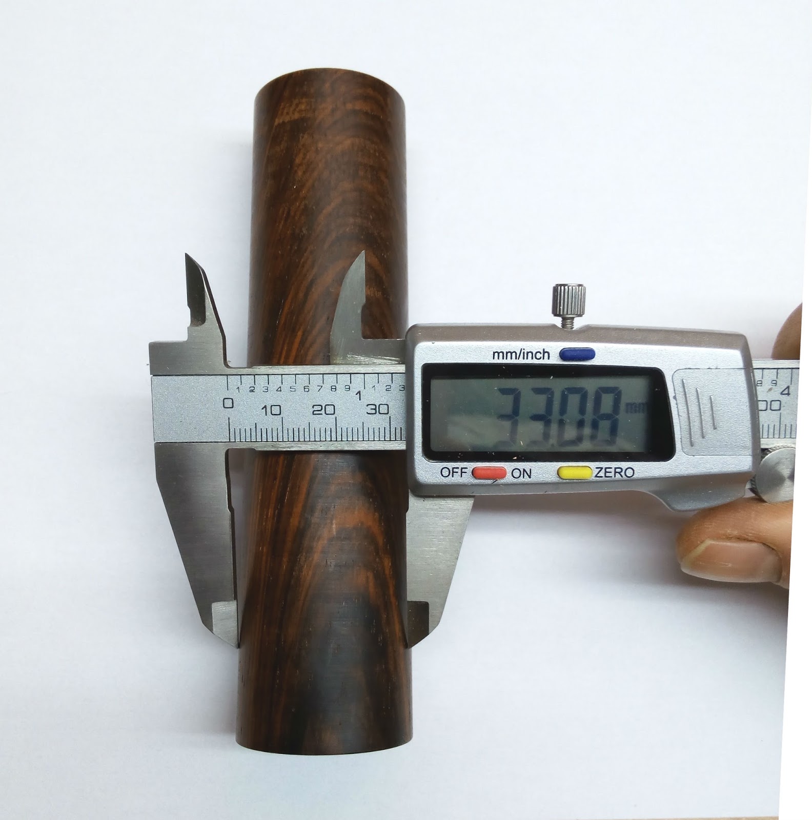 Mediterrantio headbadges: How to measure the head tube?