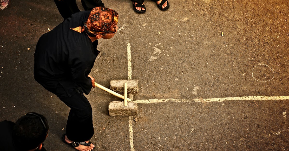 Permainan Tradisional: Gatrik atau Tak Kadal - Permainan Bocah