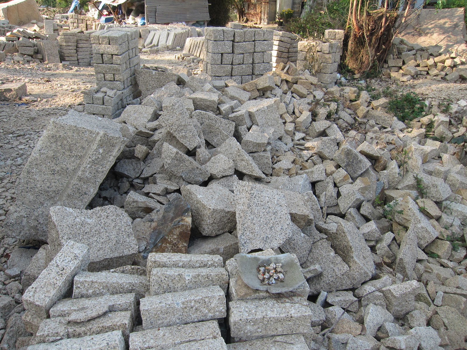 Vietnam Basalt-Granite-Marble-Sandstone-Bluestone-Ceramic-Nano ...