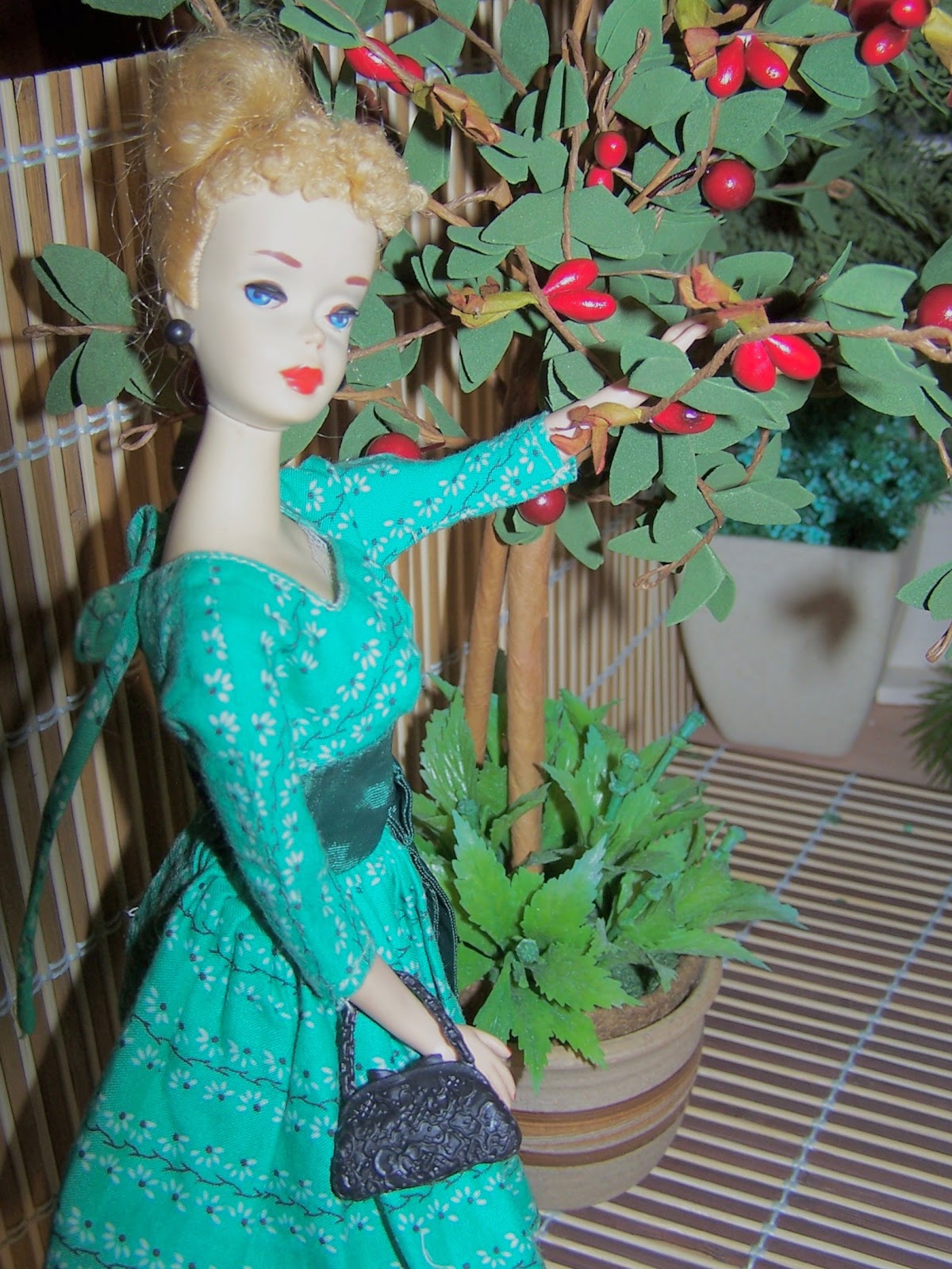 Barbie:OldNewGreenRedo : Barbie: Aging at 60 but still going strong.