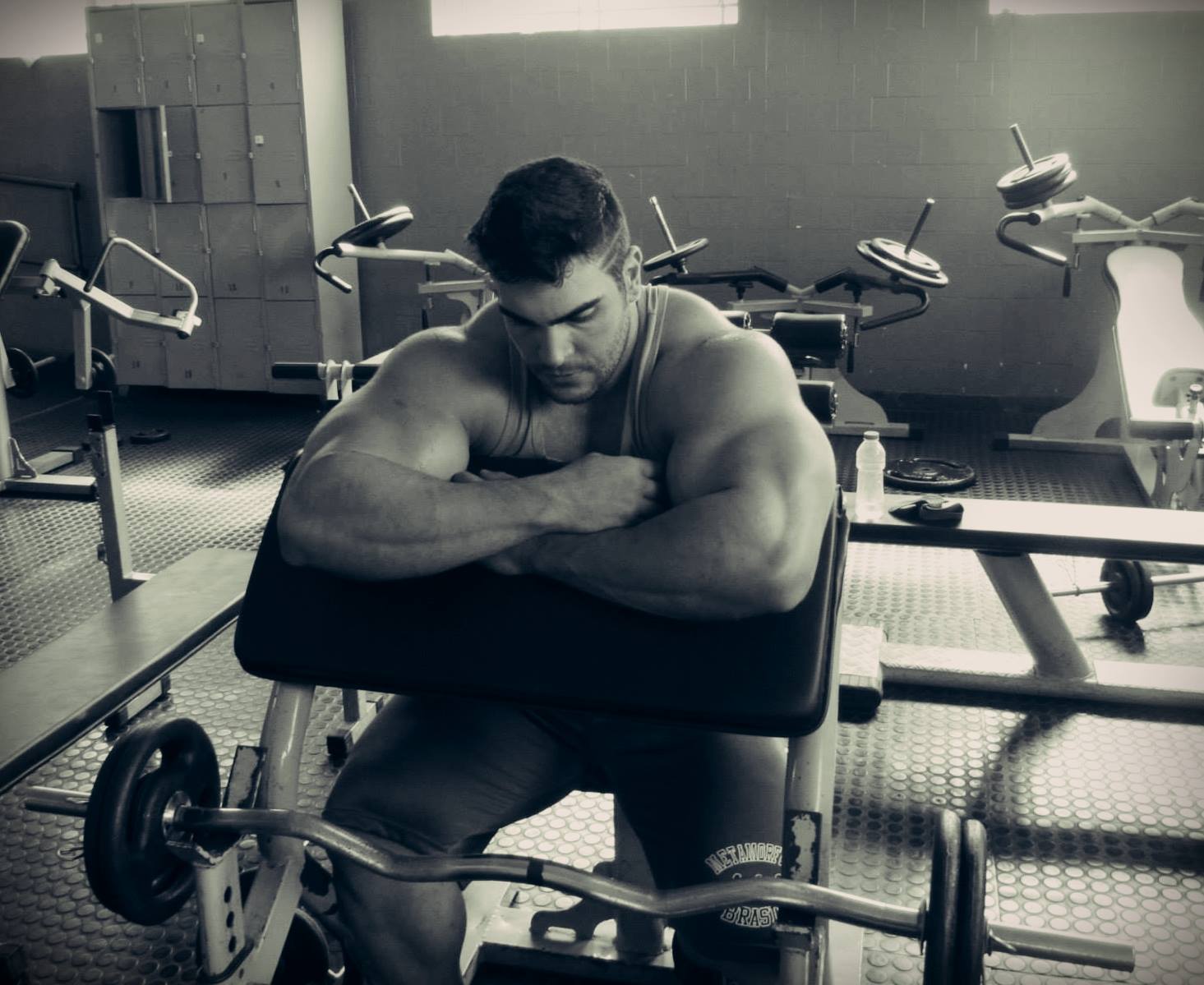 Muscle Lover: Brazilian bodybuilder Felipe Mattos