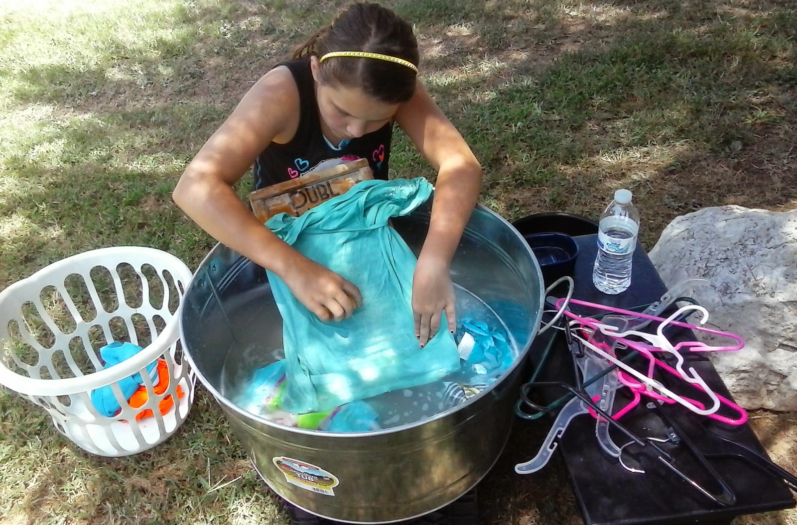 T he concentration in her face is amazing!