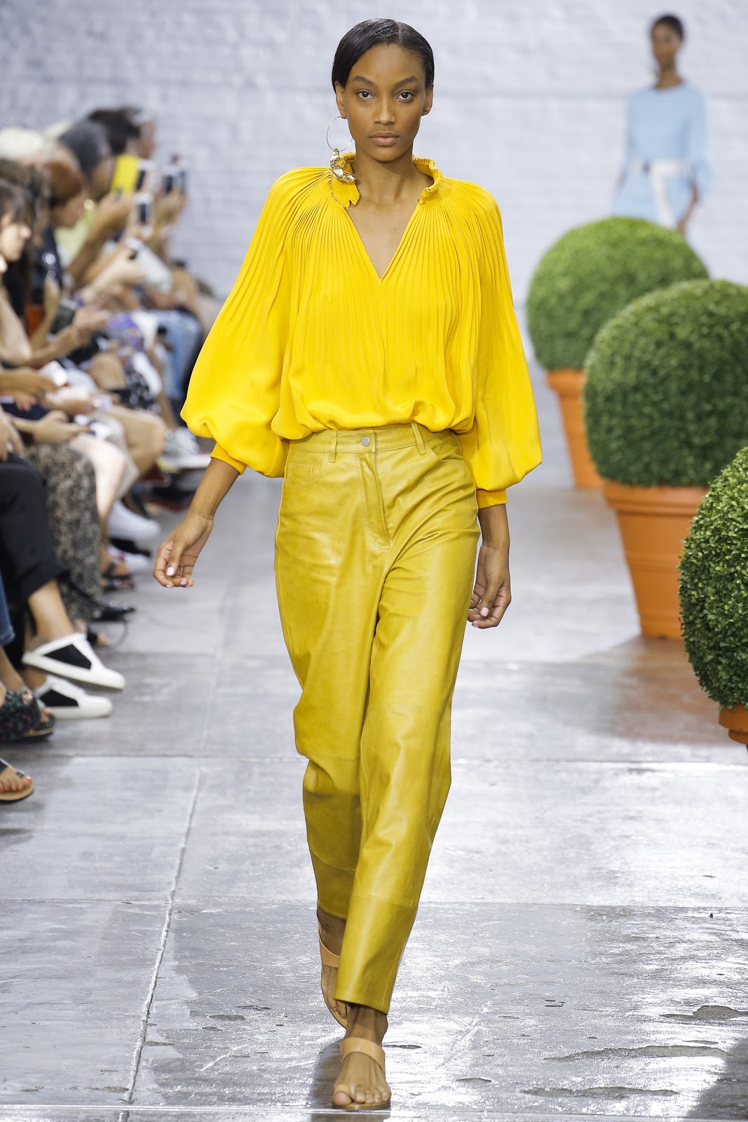 Runway : Tibi Spring 2017 RTW Fashion Show | Cool Chic Style Fashion