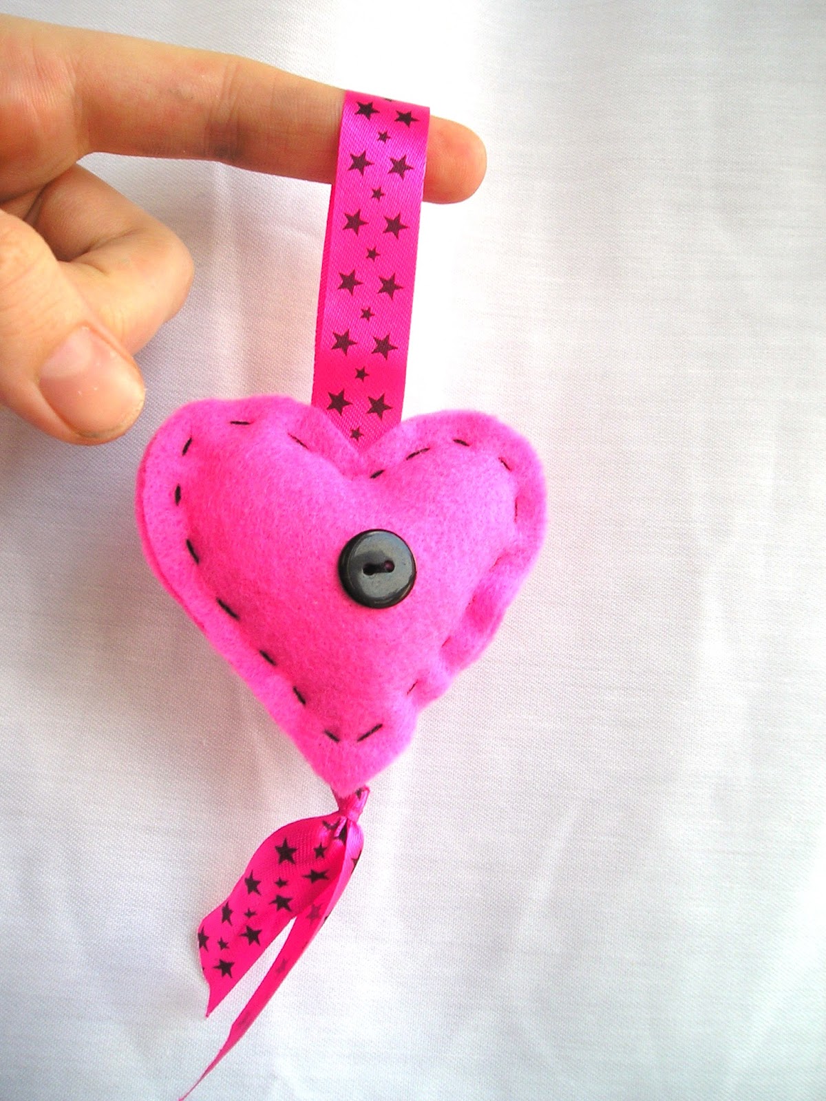 Crafts From A Ravenclaw Felt Hearts Craft Tutorial