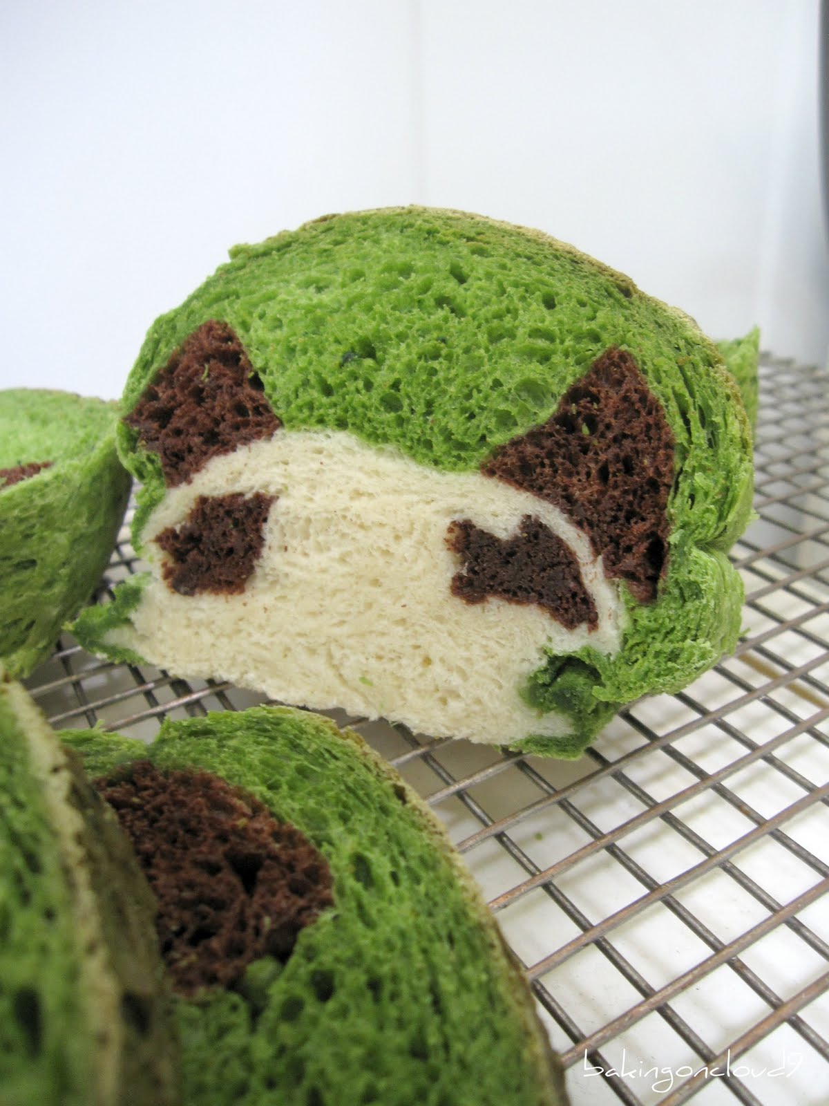 Baking on Cloud 9: Kawaii panda bread