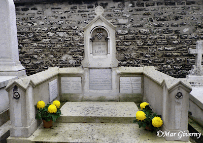 THE DARK HOUSE: Cementerio de Picpus (París)- Cimetière de Picpus