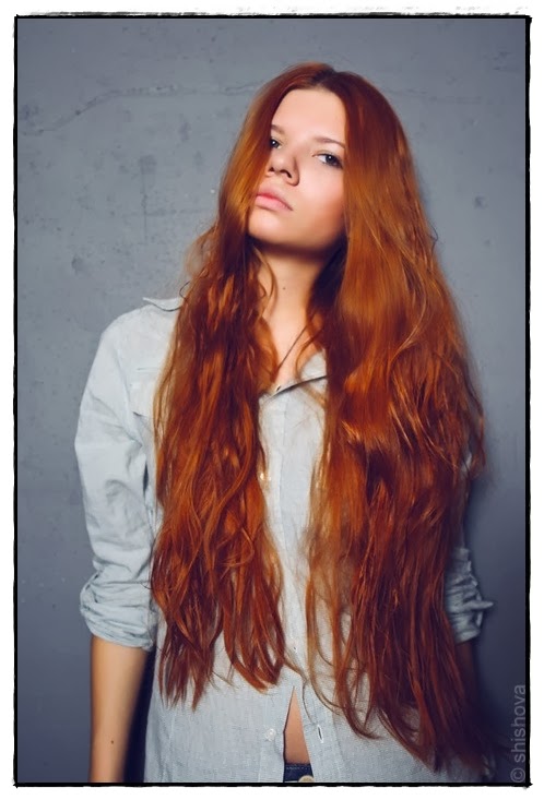 Loose Ponytail : ReD HaIR