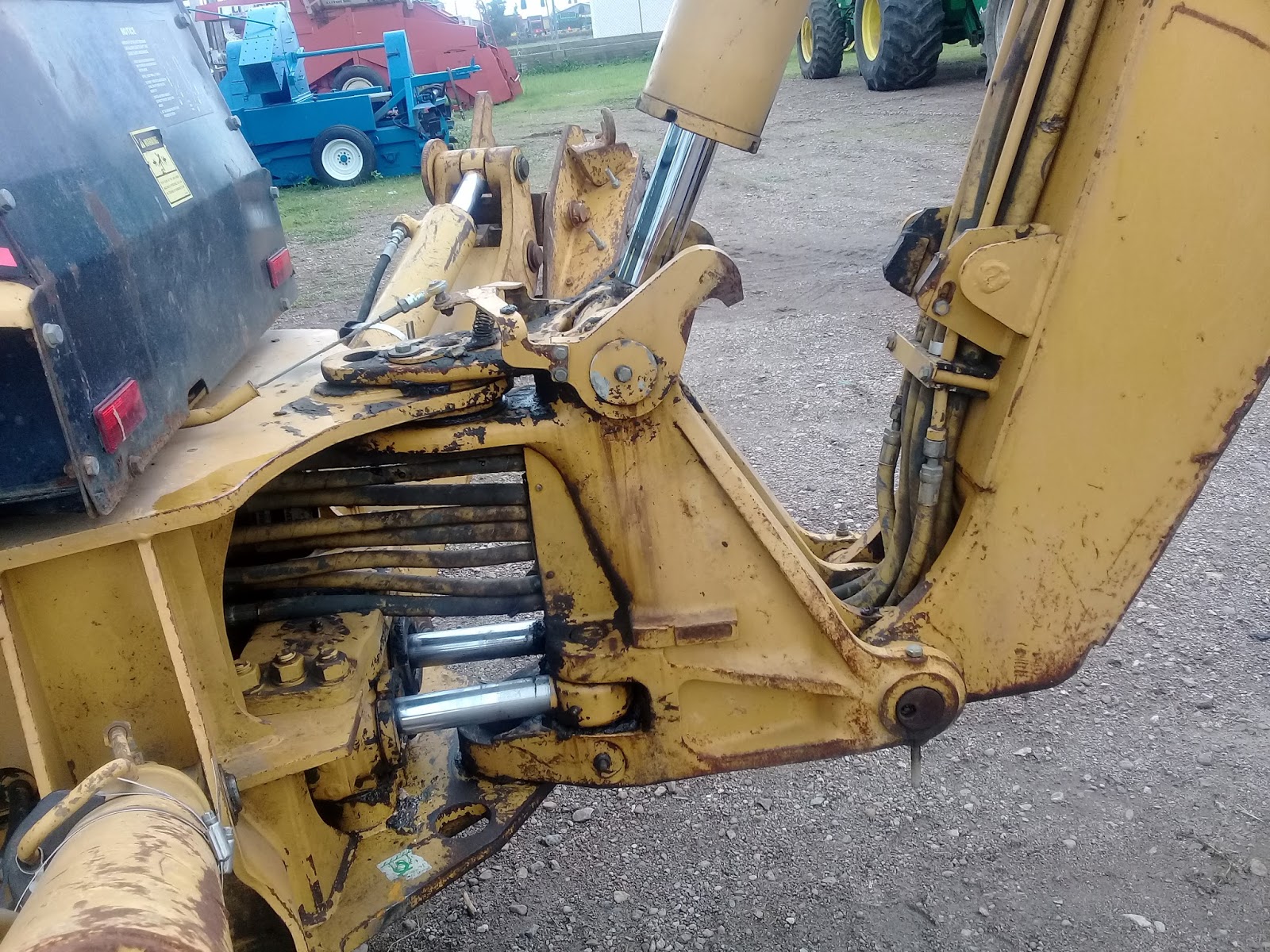 MAQUINARIA AGRICOLA INDUSTRIAL: Retroexcavadora CAT 426B 4x4