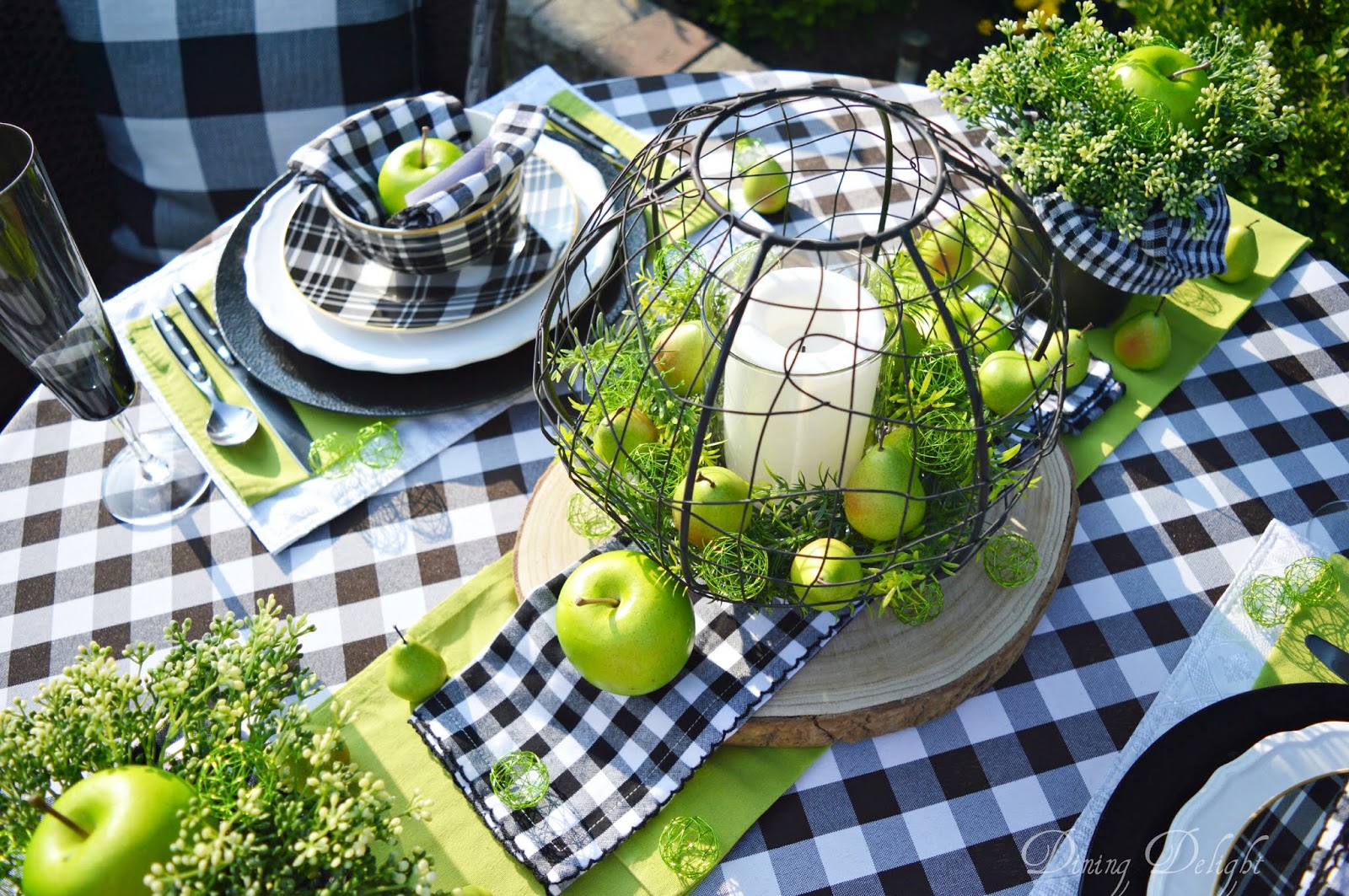 Dining Delight: Green Apple & Buffalo Check Tablescape