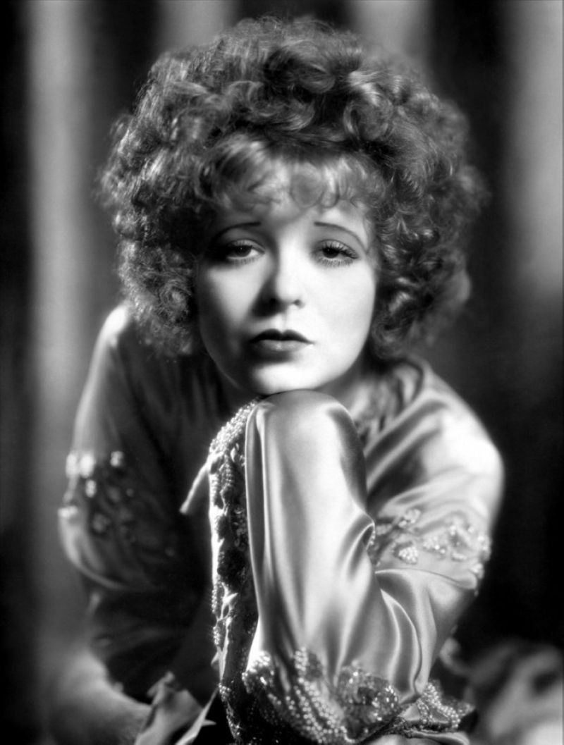 10 Beautiful Portraits of Clara Bow with Her Dreaming Eyes from the ...