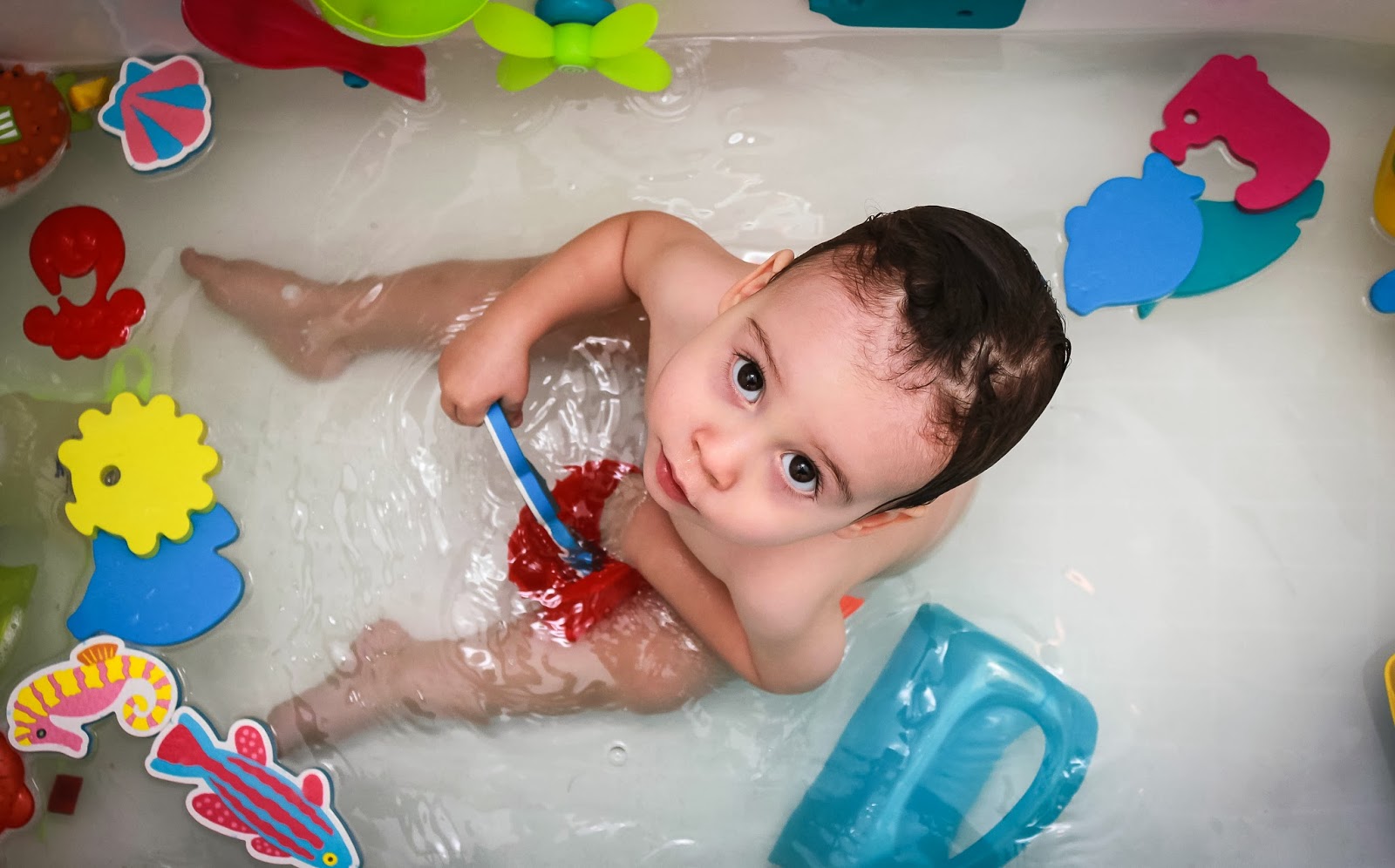 The Holmes Family Blog: BATH TIME
