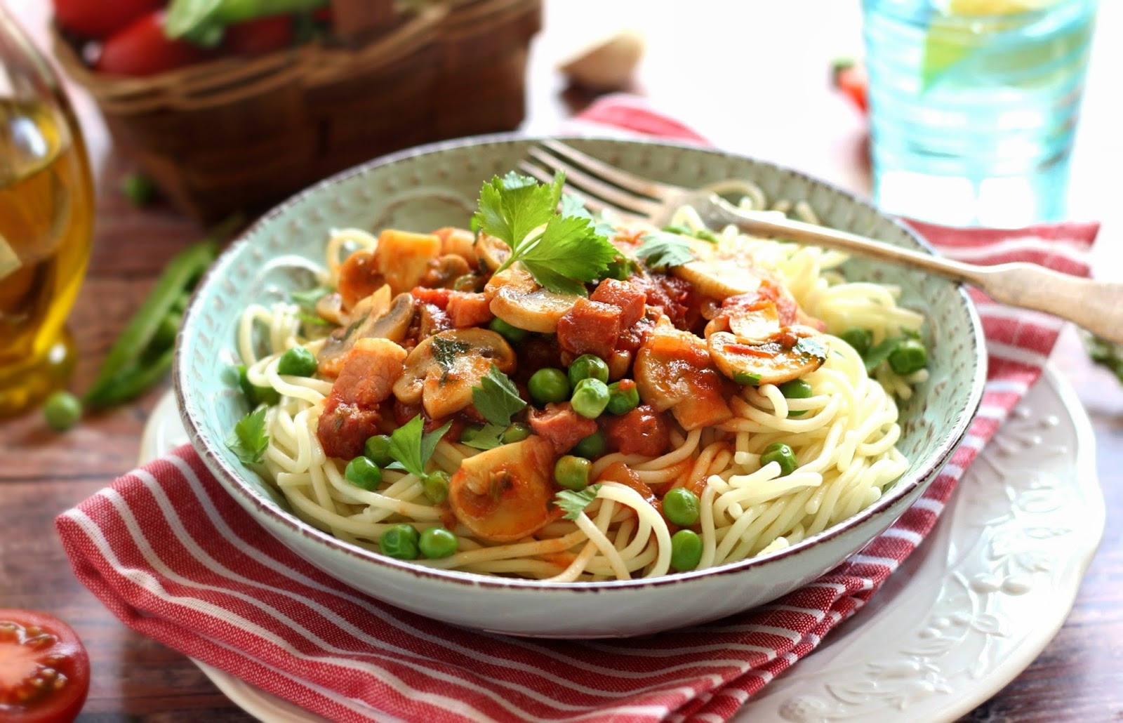 Juditka konyhája: ~ GOMBÁS - ZÖLDBORSÓS RAGU SPAGETTIVEL