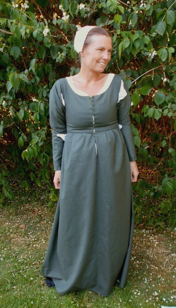 Eva's historical costuming blog: Italian 15th century working class outfit