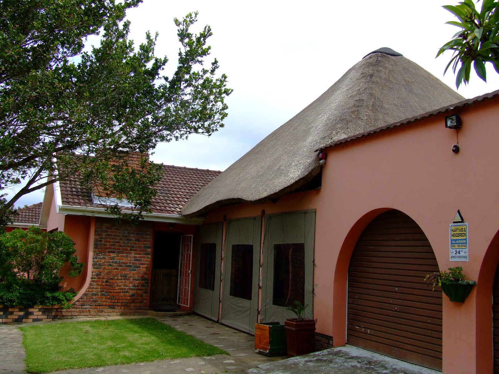 Thatch Lapa, Braai & Outdoor Entertainment Area Designs