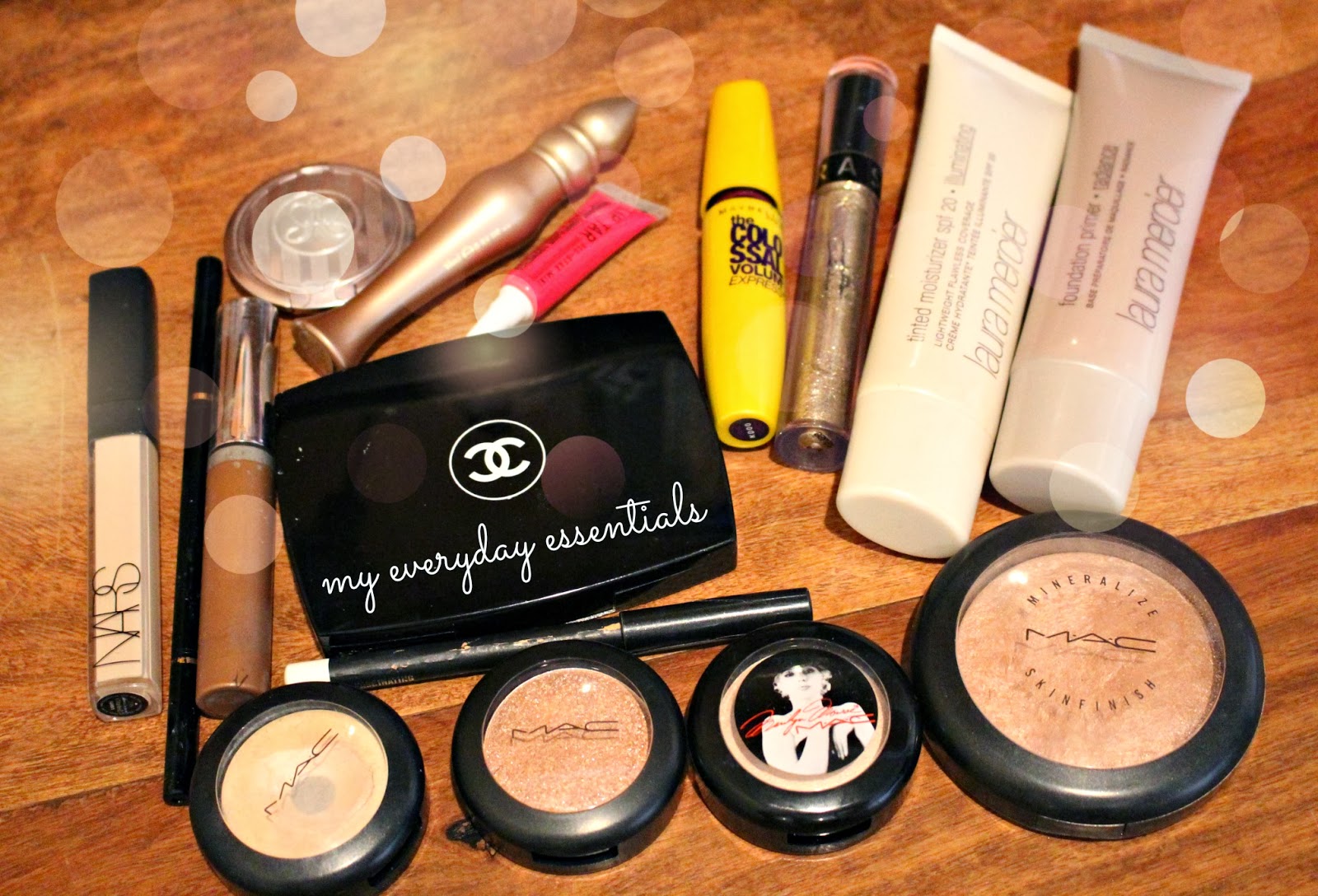 Linds & Bells: Quick & Chic Makeup