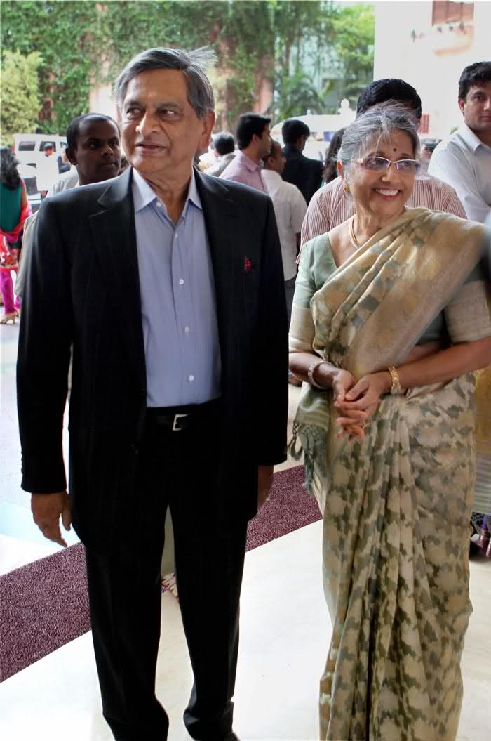 SPOORTHI: 'Infosys' Narayana Murthy's Son Wedding Reception Pics