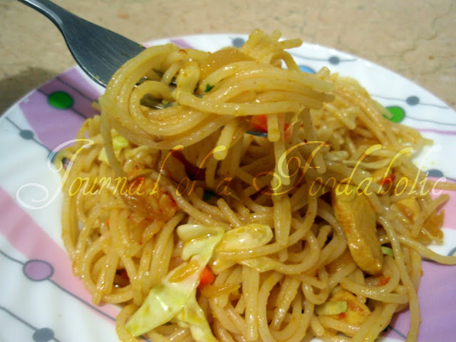 Journal of a Foodaholic: Desi Spaghetti