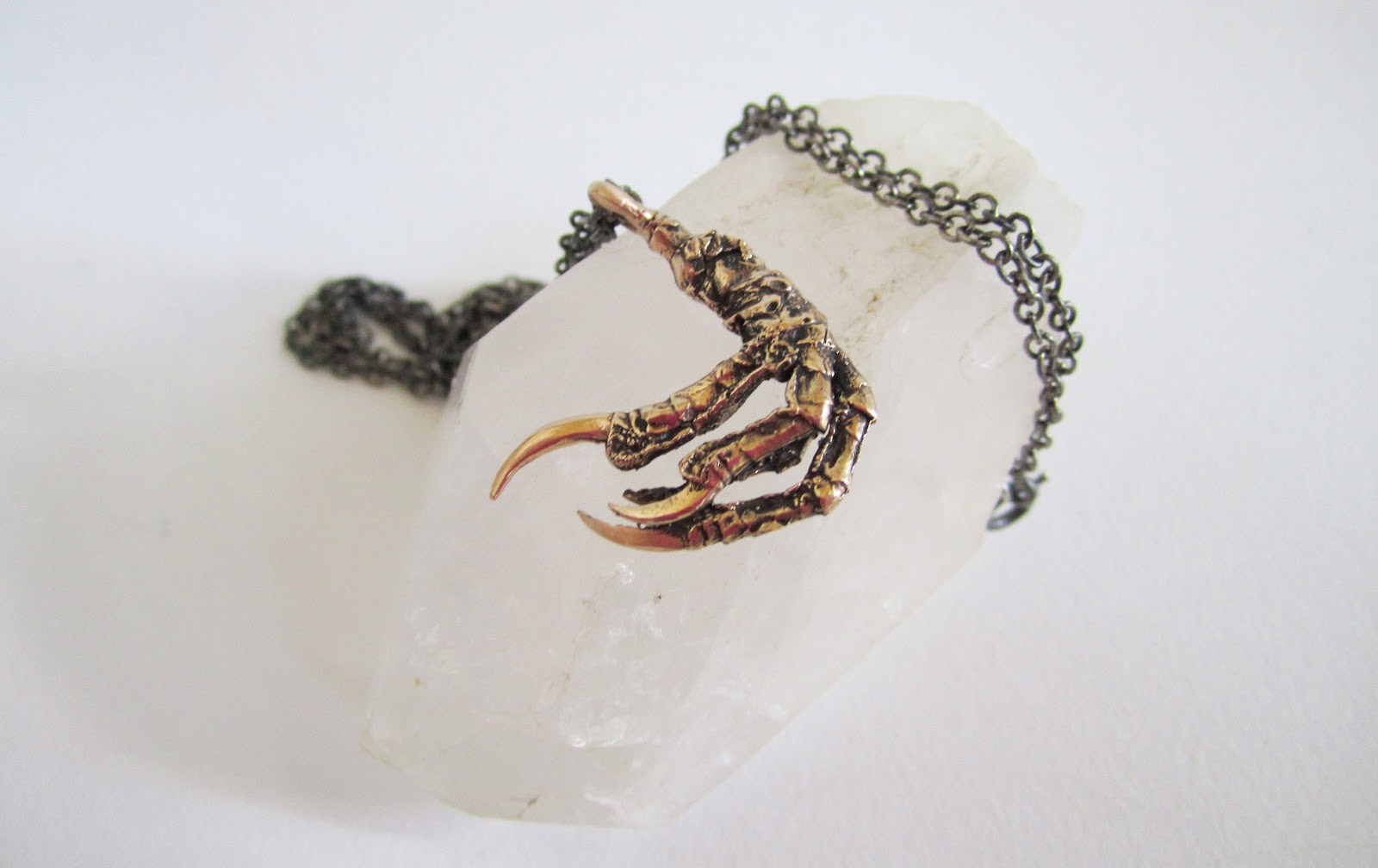 eilisain: Giveaway: Ancient bronze crow claw