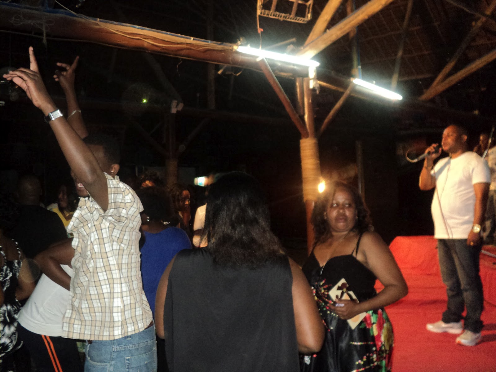 EXTRA BONGO: RAHA za WIKIEND NDANI YA MEEDA