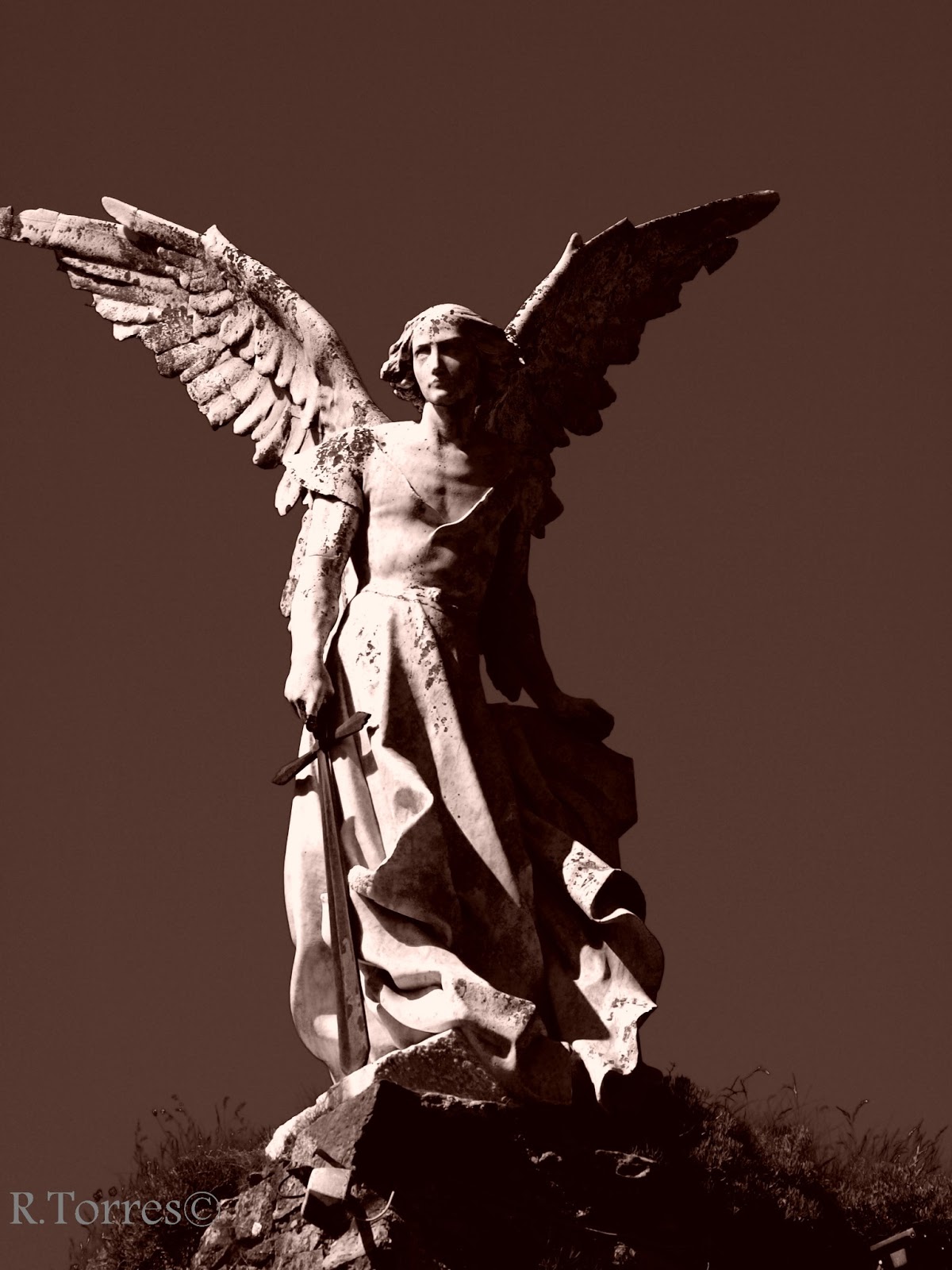 Memorias Del Futuro: Quis ut Deus: San Miguel Arcangel