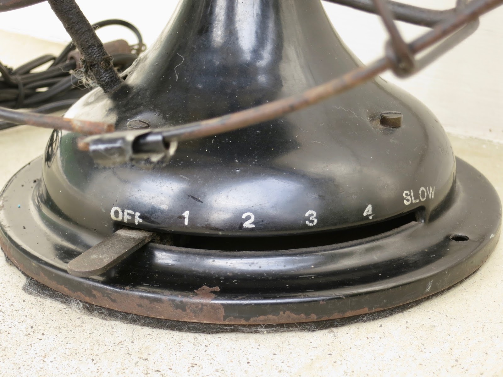 Early Electric Fans (Be sure to check the ARCHIVE on sidebar at right)