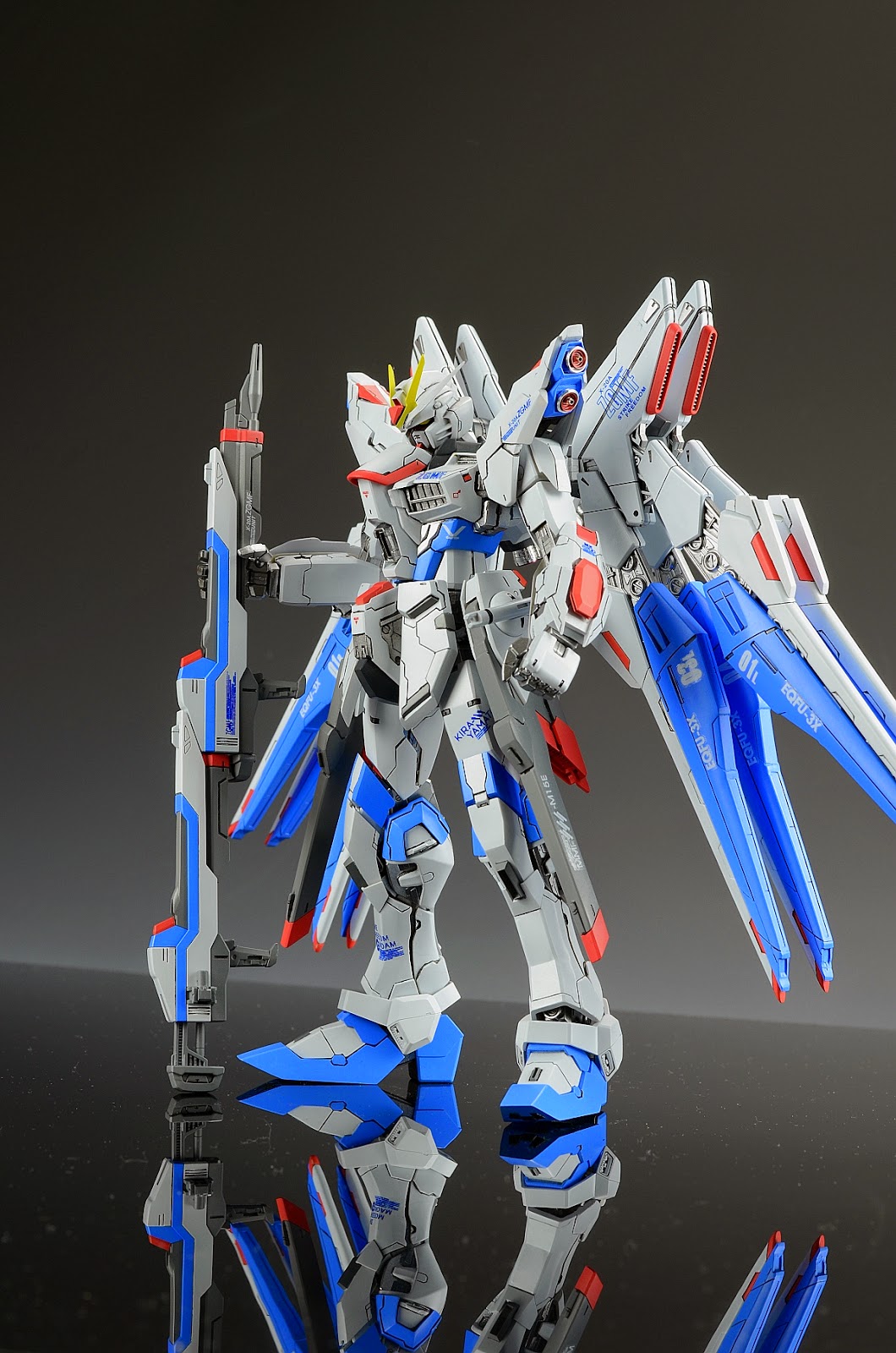 Custom Build: VP 1/100 Strike Freedom Gundam "Detailed"
