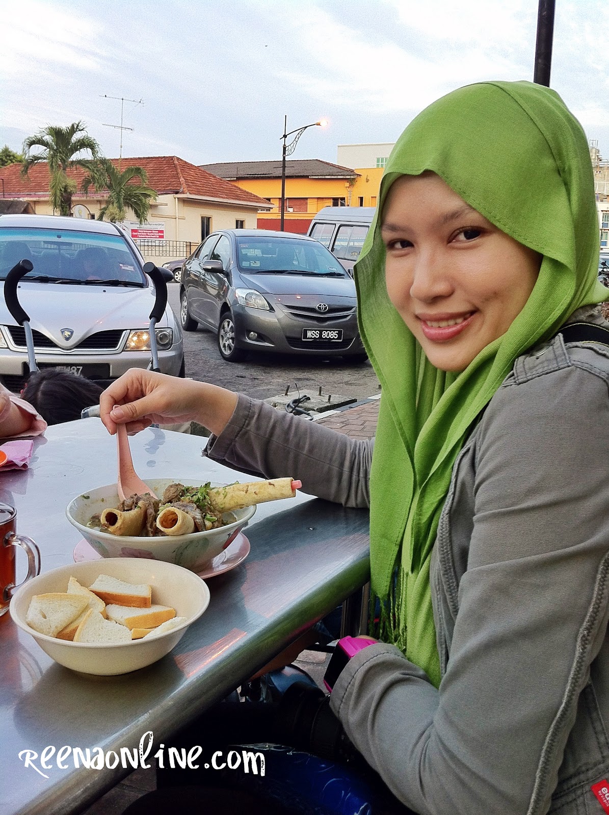 Reena's Online: Sup Gearbox Batu Pahat : Sup Sitam