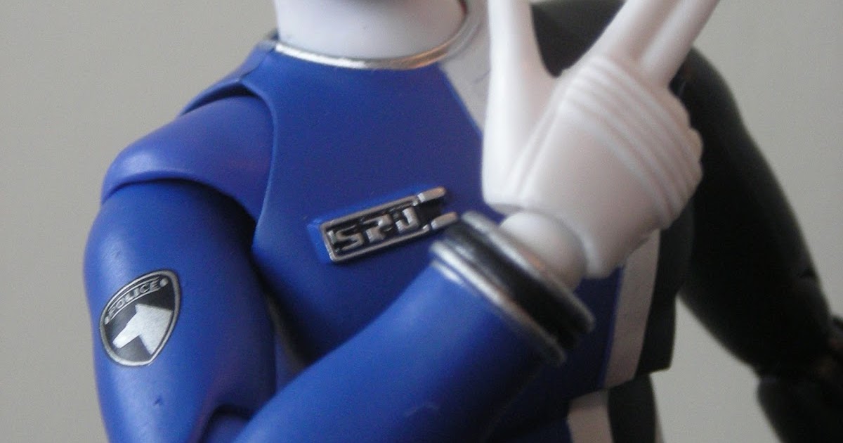 My Shiny Toy Robots: Toybox REVIEW: S.H. Figuarts Deka Blue