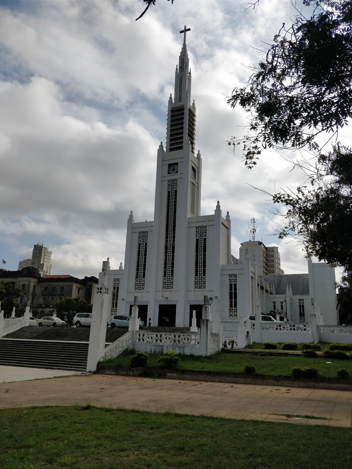 Exploring Maputo, Mozambique! - Premium Cabin Deals