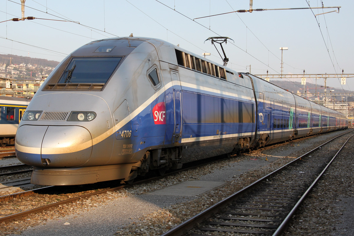 Planes and Trains - Trains: SNCF / TGV-2N2 4706