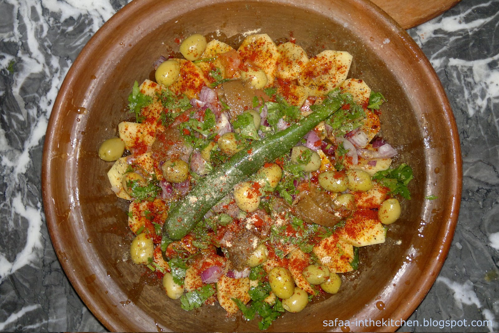 Safaa in the Kitchen: Tajin of potatoes with paprika and seasonings