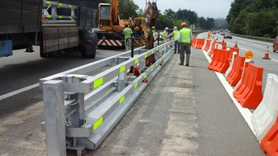 noisebarrier.blogspot.com: Hot Dip Galvanized Emergency Median Openings ...
