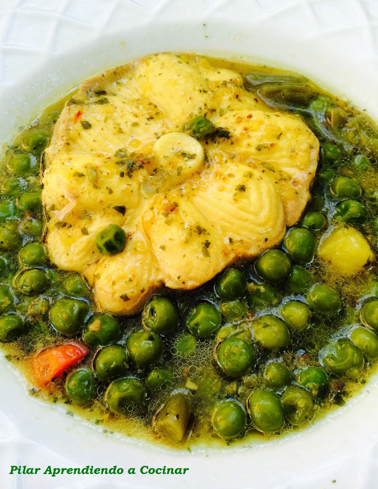 Aprendiendo a Cocinar: CAZÓN EN AMARILLO CON GUISANTES