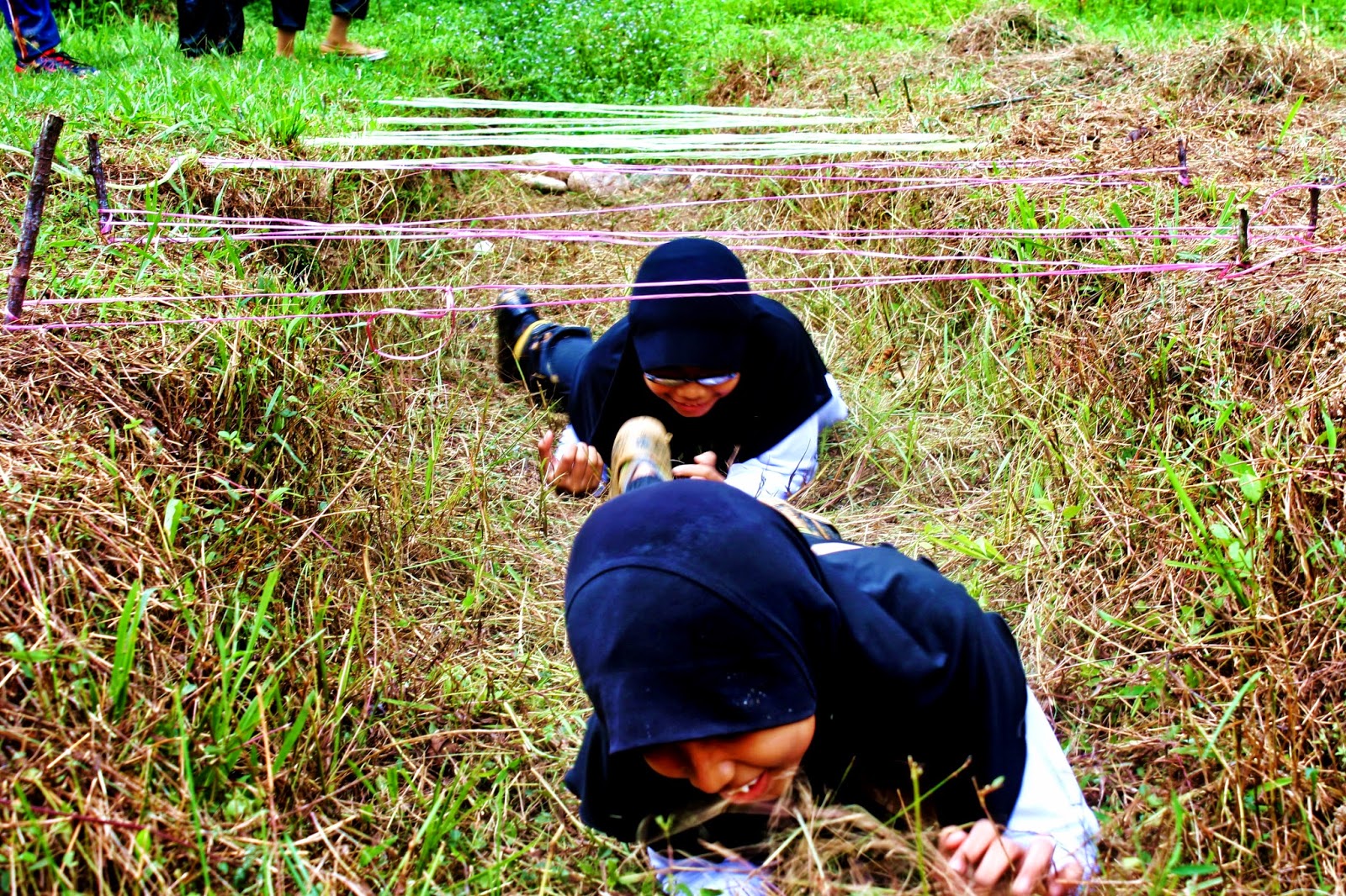 Satu Perjalanan...Dari Lensa Kehidupan: Perkhemahan : Merentas Halangan