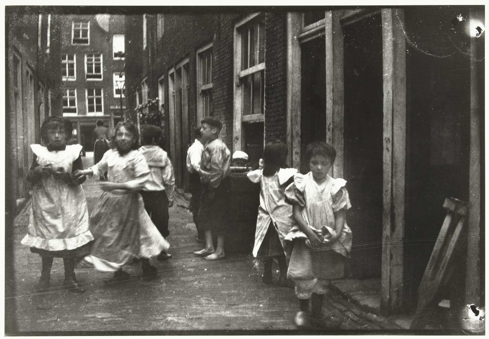 Spencer Alley: Amsterdam Photographs by George Hendrik Breitner