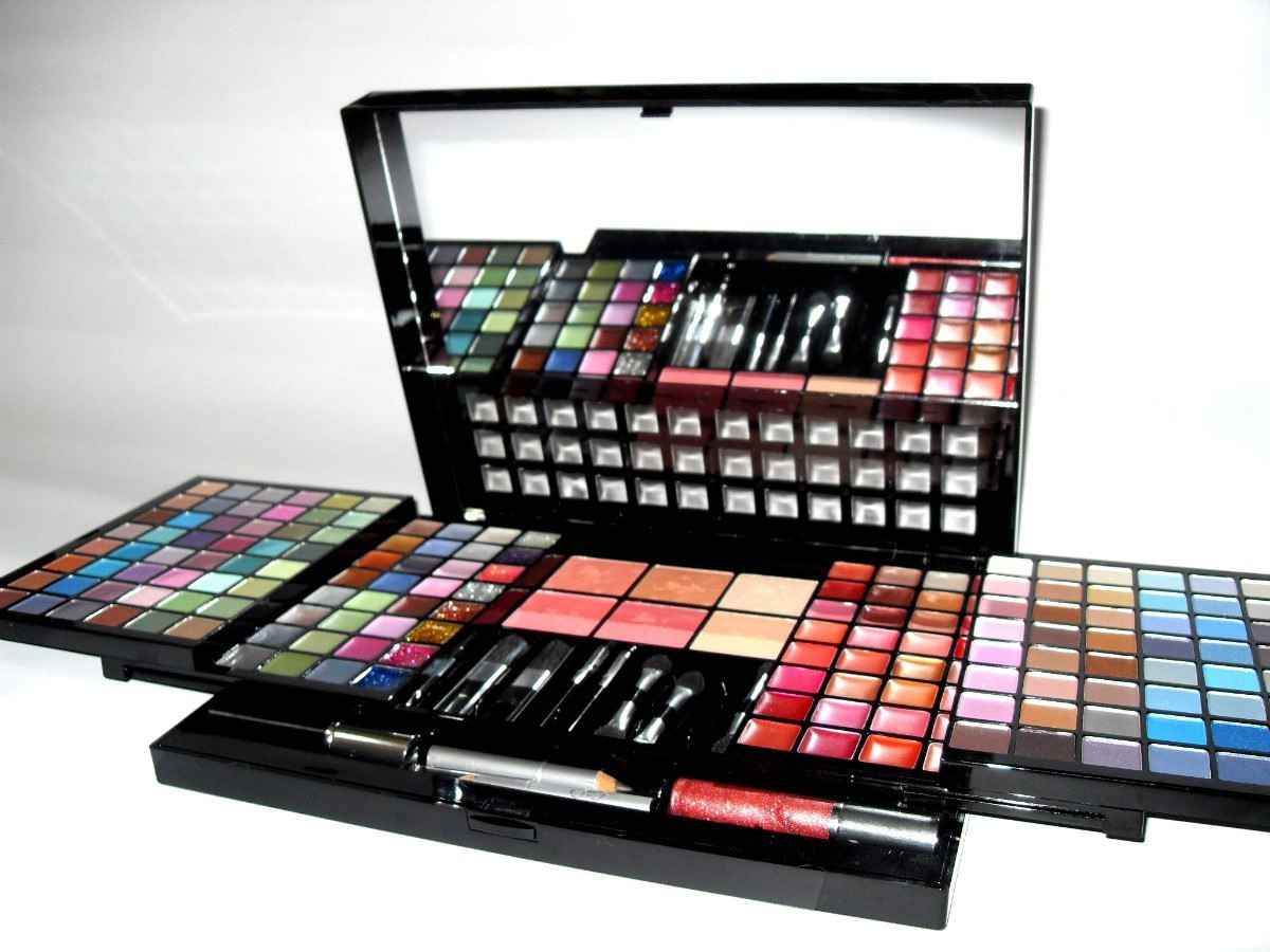 Center Bella Você mais linda do que já é !!!: Kit De Maquiagem Jasmyne ...